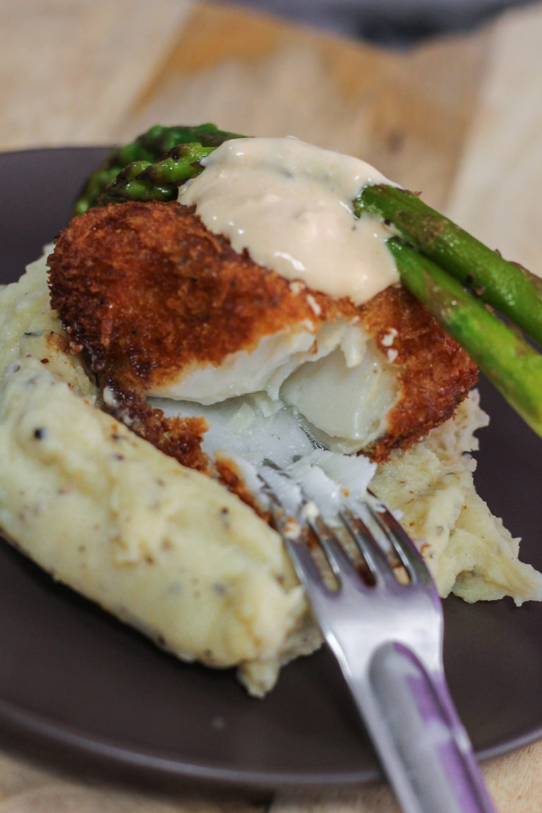Crispy Cod with Mashed Potatoes and Creamy Chipotle Sauce - Maya ...
